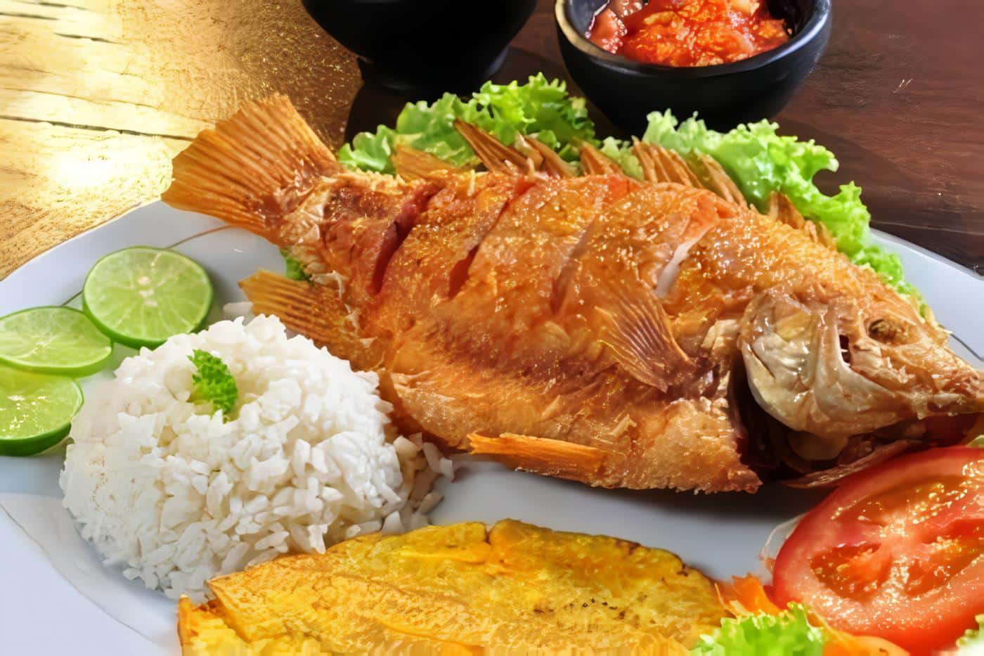 MOJARRA FRITA, RECETAS CON PESCADO, COCINA COLOMBIANA